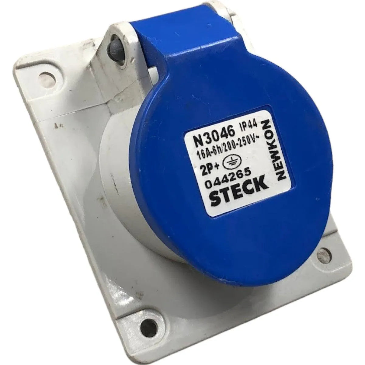 Tomada de Embutir Steck N3046 16A 6H 200-250v 2P+T IP44 – Cabo Eletro